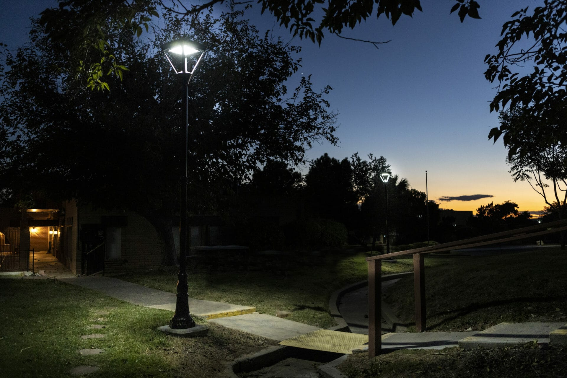 7 Benefits of HOA’s Switching to Solar Lamp Posts in Residential ...